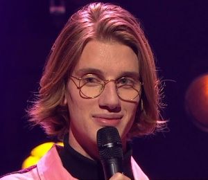 Paul Mirabel parle de fragilité avec humour au Montreux Comedy Festival ...